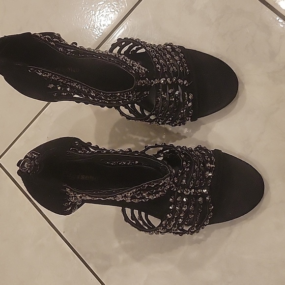 Zigi Soho | Shoes | Black Rhinestone Sandals In Sz85 | Poshmark